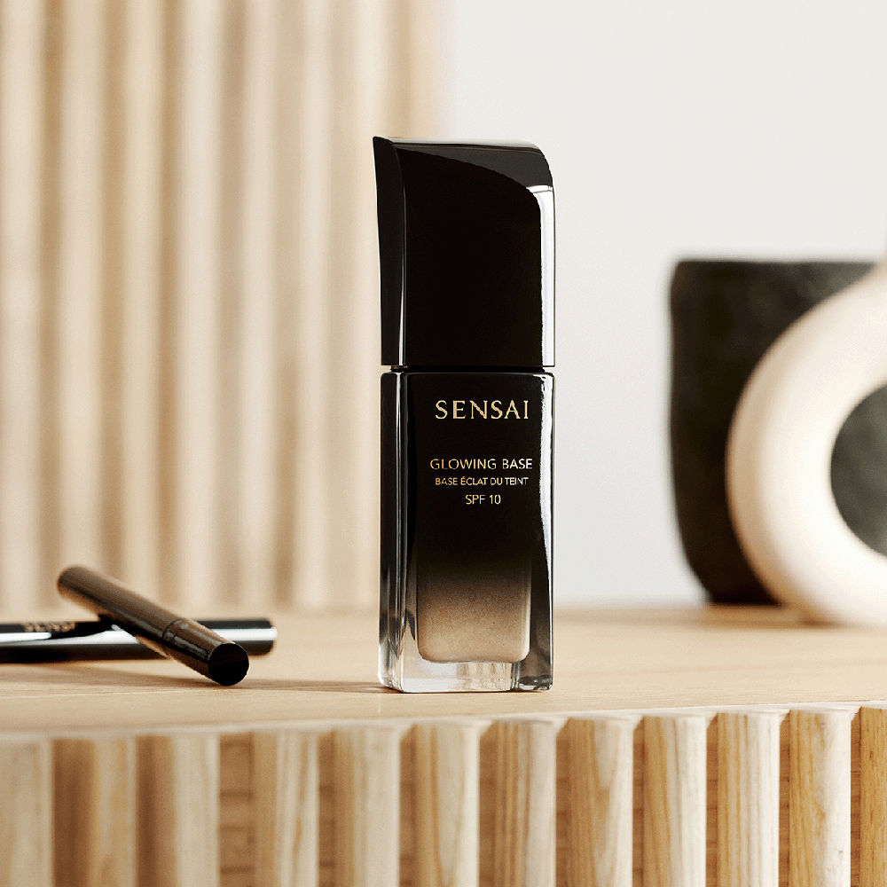 GLOWING BASE Sensai Primer - Perfumes Club